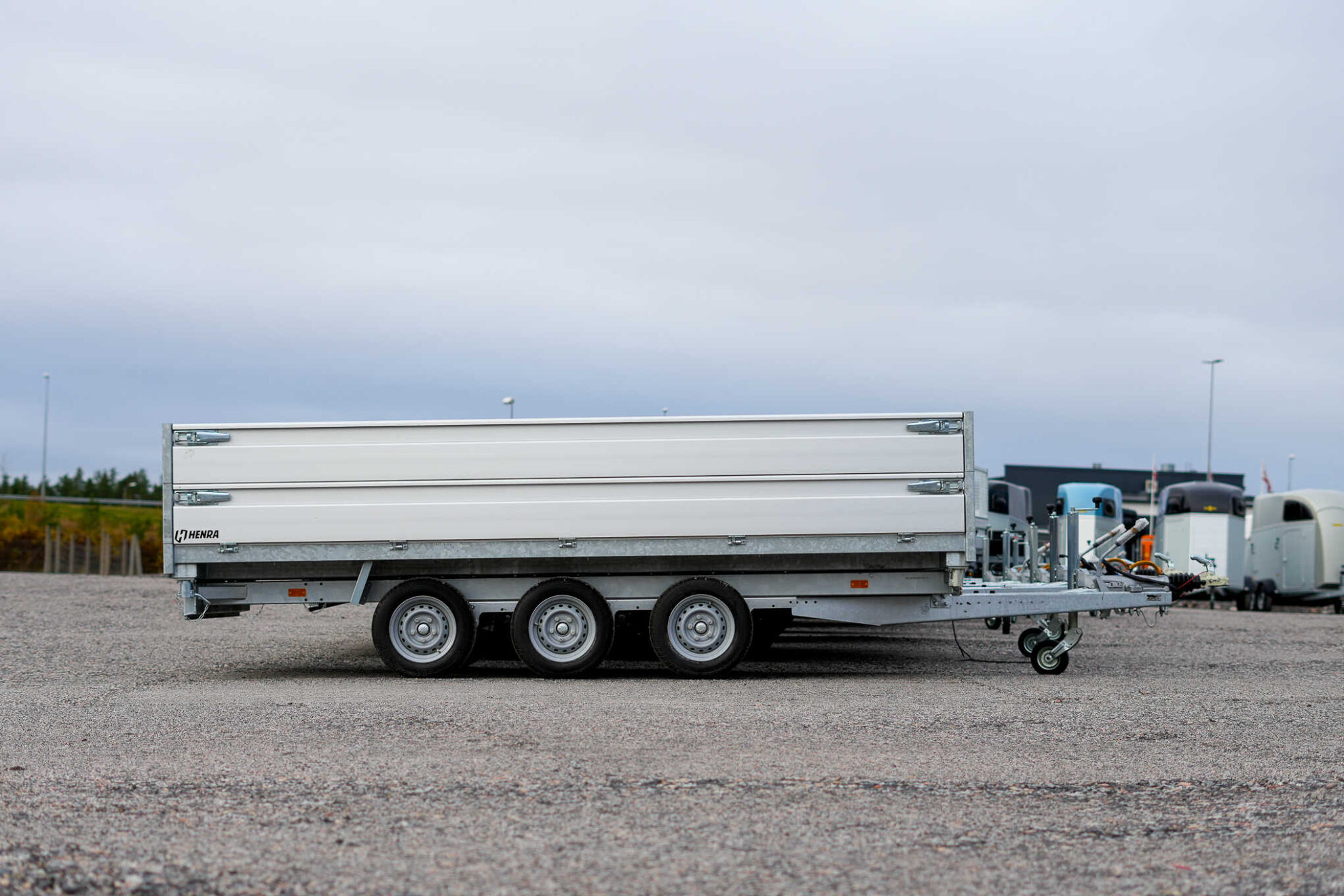 Henra Kipper 3-aks. 3500 kg (401 x 202 cm) « Kippikärryt ...